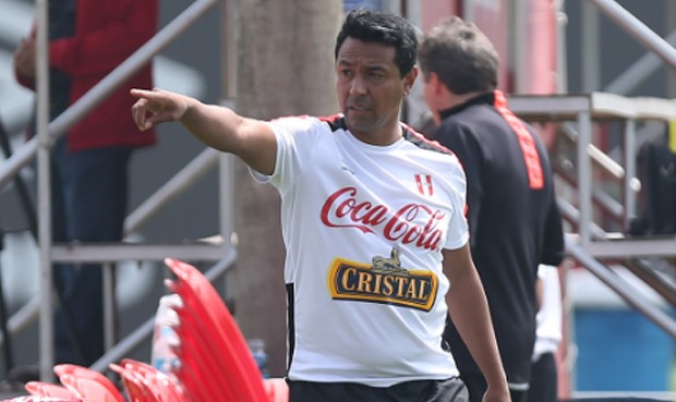 Ñol Solano y un consejo a Farfán: "Ponte a jugar y nada más" | Entre Bolas